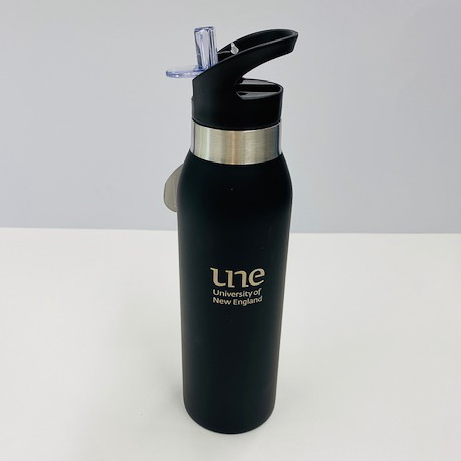 UNE Drink Bottle | The Shop