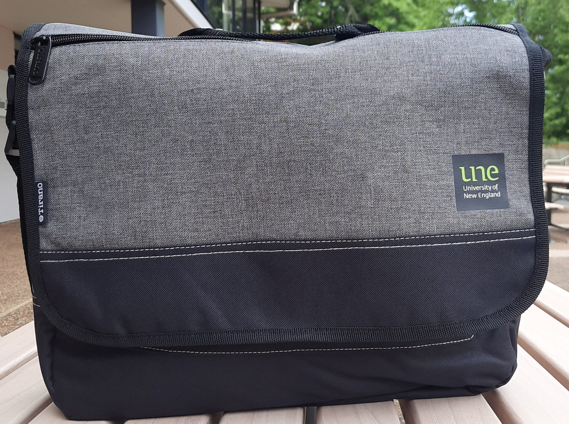 UNE Lap top Bag | The Shop